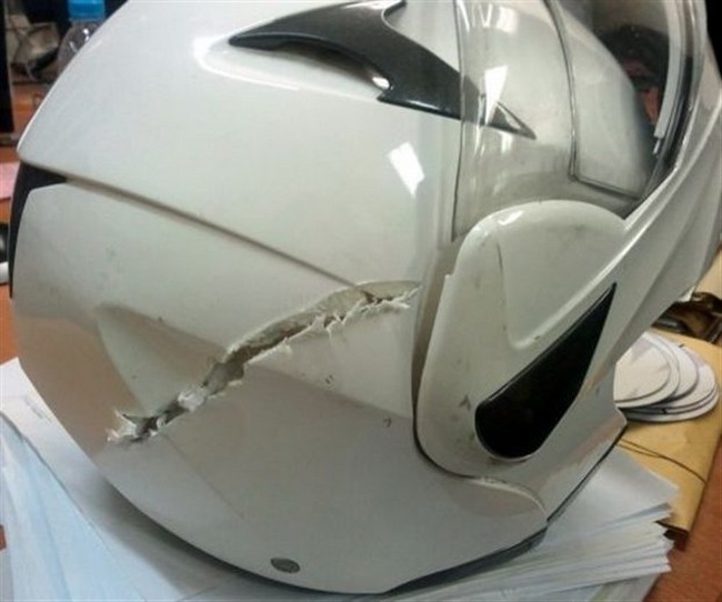 Τον γλίτωσε το κράνος | News 24/7