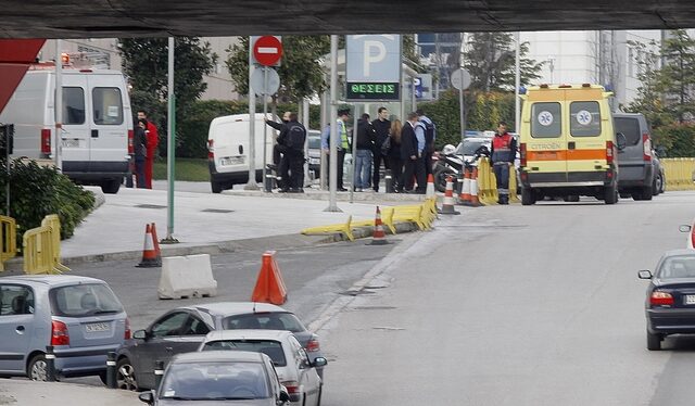 Έκρηξη με δύο τραυματίες στο εμπορικό κέντρο Τhe Mall Athens στο ...