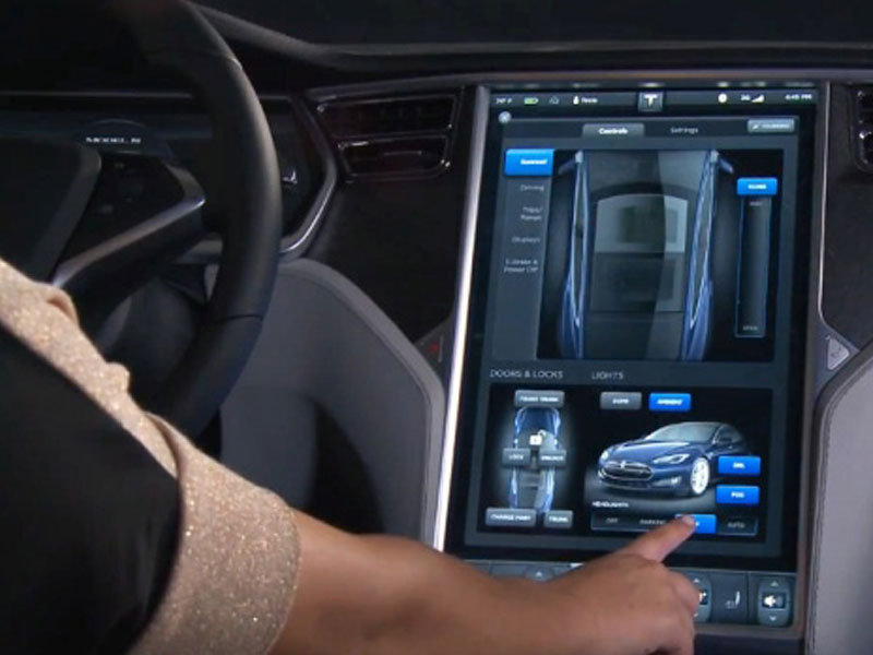 Τέλος οι διακόπτες. Με οθόνη αφής όλες οι λειτουργίες στο Tesla Model S ...