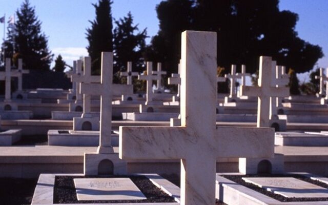 Πάτρα: Σε αργία υπάλληλος νεκροταφείου για κακοδιαχείριση και ...