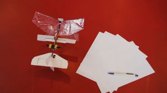 "DelFly Explorer": Το μικρότερο στον κόσμο ιπτάμενο ρομποτάκι, πετά σαν ...