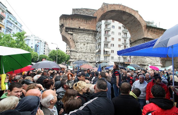 Λαϊκές Story: Τεράστιες ουρές για λίγα λαχανικά σε Αθήνα και ...