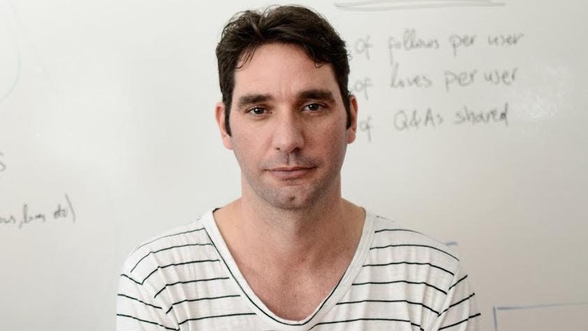 Ο άνθρωπος που δεν μπορούσε να παραιτηθεί από το Ελληνικό Δημόσιο ...