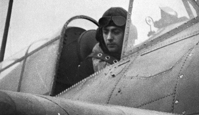 Ο άνθρωπος που επέζησε από 11 αεροπορικά ατυχήματα | News 24/7