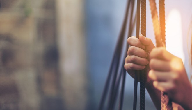 Κούνεβα: Τα κλειστά σύνορα θησαυρίζουν τους εμπόρους trafficking | News ...