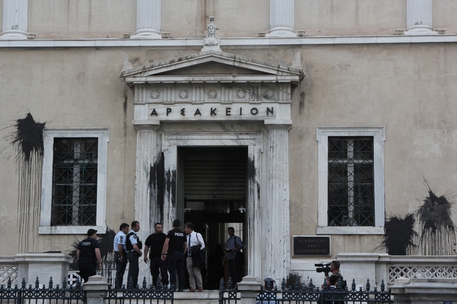 Επίθεση Ρουβίκωνα στο Συμβούλιο της Επικρατείας | News 24/7