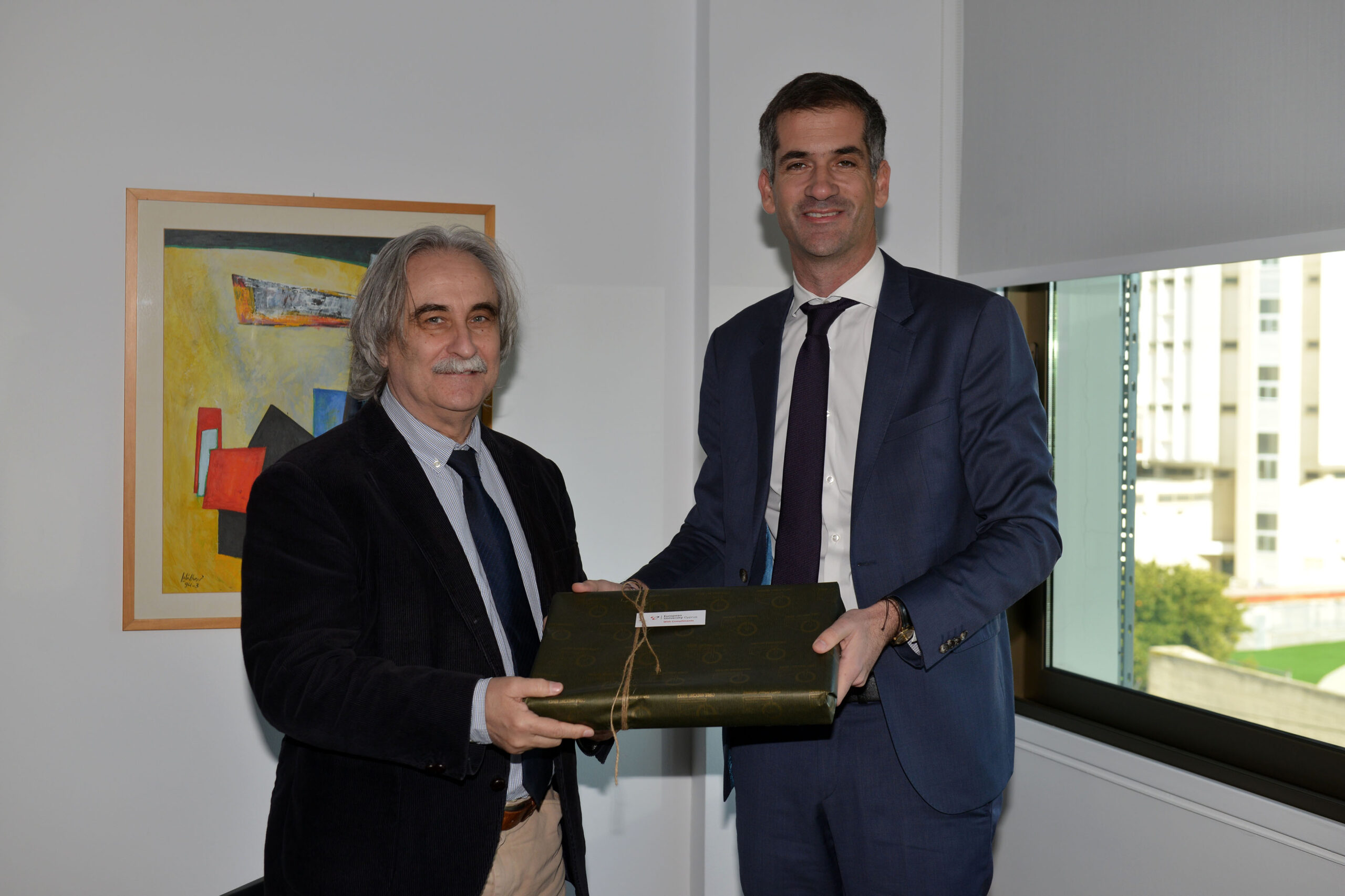 Ο δήμαρχος Αθηναίων κ. Κώστας Μπακογιάννης στο Ευρωπαϊκό Πανεπιστήμιο ...