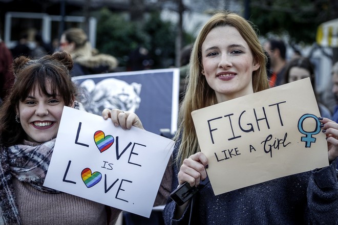 Στην Ελλάδα του 2020 η μία στις δύο γυναίκες δε δουλεύει | News 24/7