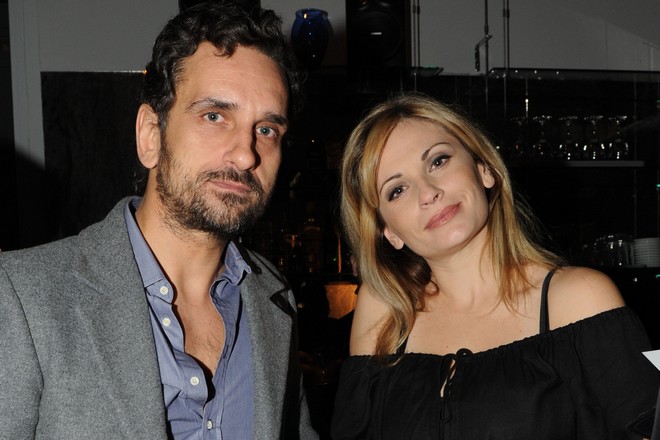 Άγριες Μέλισσες: Ο Νίκος Ψαρράς είναι ο σύζυγος της "Βιολέτας"! | News 24/7