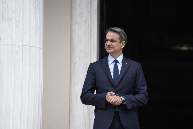 Ο "θεσμικός" Μητσοτάκης και η επιχείρηση "δώσε και μένα μπάρμπα ...