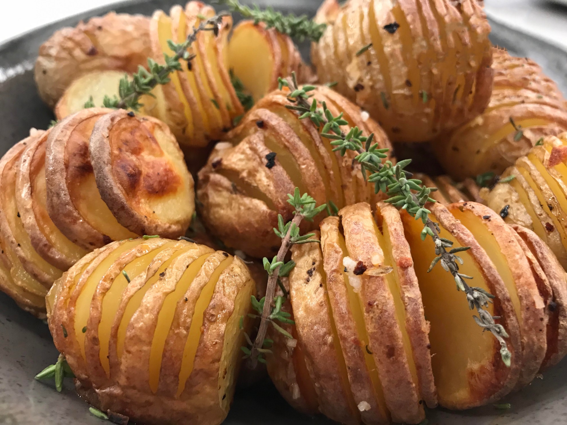 Συνταγή για αρωματικές baby πατάτες | News 24/7