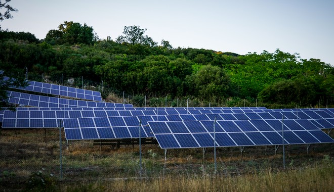 Φωτοβολταϊκά, υπεράκτια αιολικά και σταθμοί αποθήκευσης στην πρώτη ...
