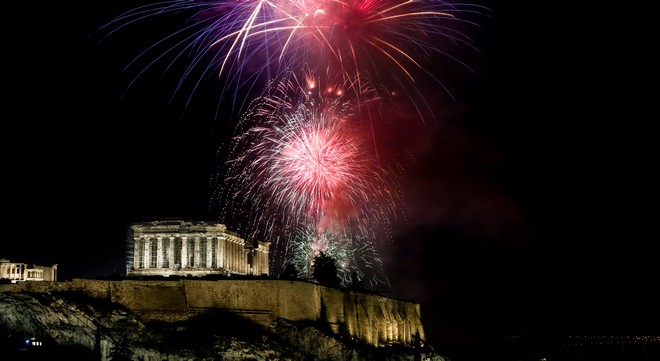 Πρωτοχρονιά: Η υποδοχή της νέας χρονιάς σε Αθήνα και Θεσσαλονίκη ...