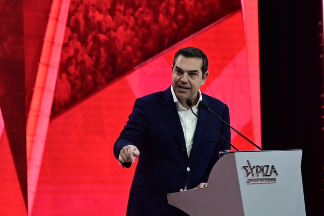 Αλέξης Τσίπρας: Η ομιλία του στο κλειστό γήπεδο "Απόλλωνα" στην Πάτρα ...