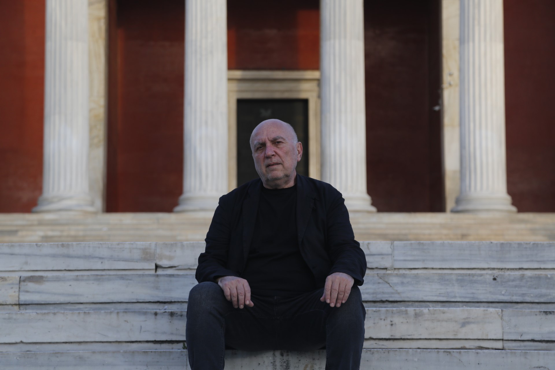 Νικόλας Ζηργάνος: Ο επίμονος "κυνηγός" των αρχαιοκάπηλων στο NEWS 24/7 ...