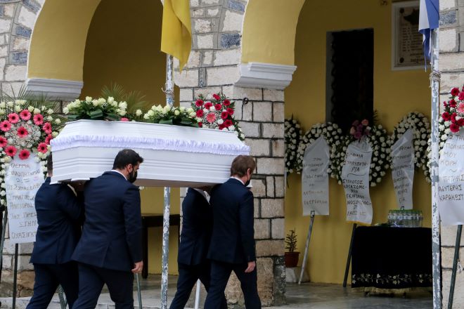 Τέμπη: Θρήνος και οδύνη στην κηδεία της 42χρονης Βάγιας από τον Τύρναβο ...
