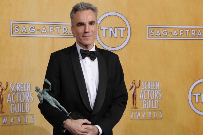 Ντάνιελ Ντέι Λιούις: Αγνώριστος ο ηθοποιός - Η πρώτη δημόσια εμφάνιση ...