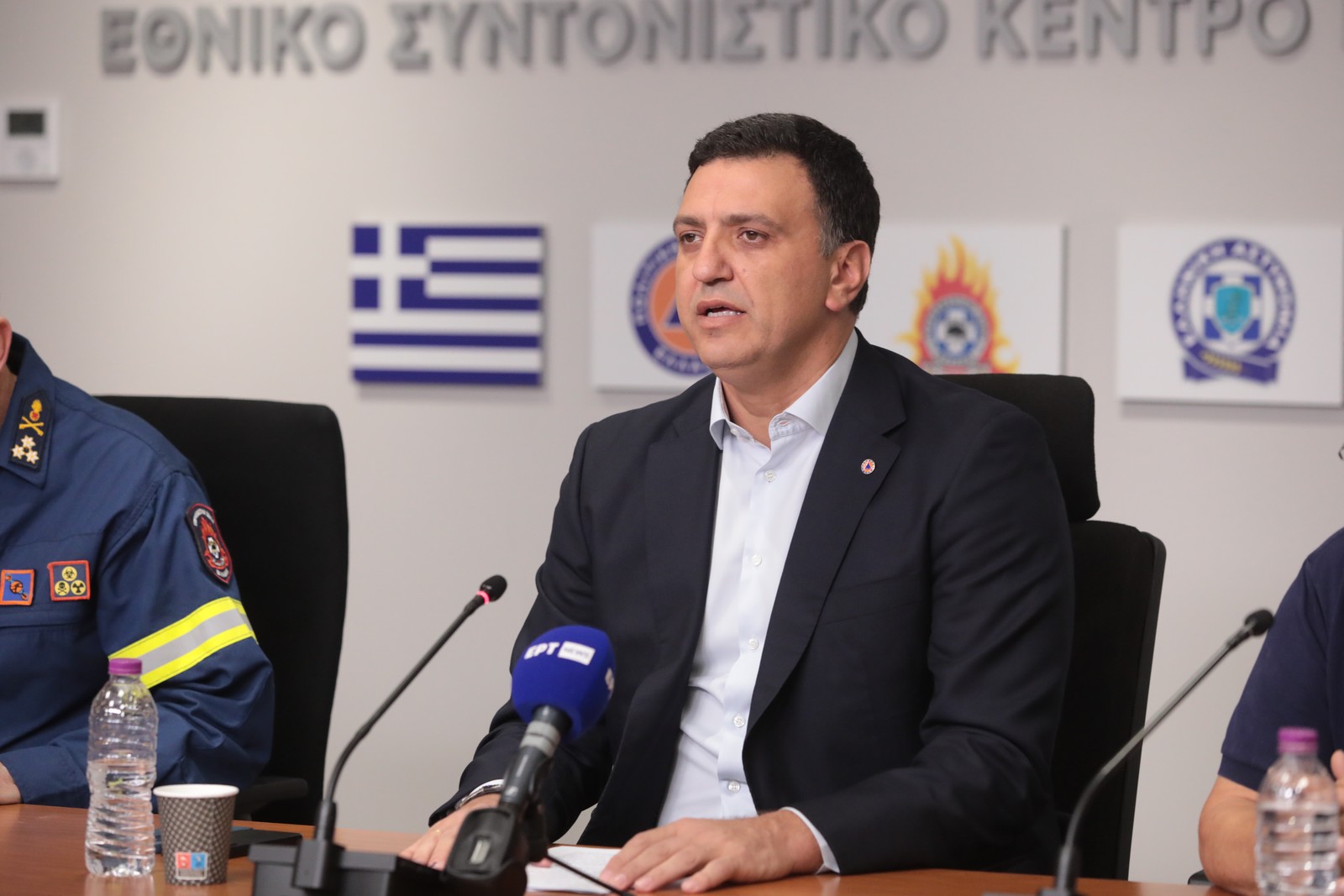 Ο θλιβερός υπουργός αραδιάζει δικαιολογίες αντί να πει: Καταστροφή ...