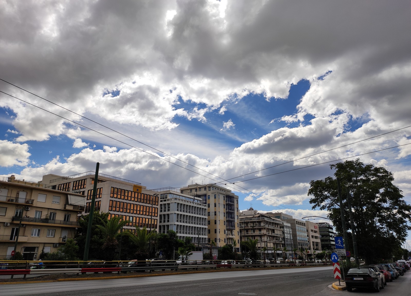 Καιρός Αθήνα: Αίθριος με πρόσκαιρες αραιές νεφώσεις | News 24/7