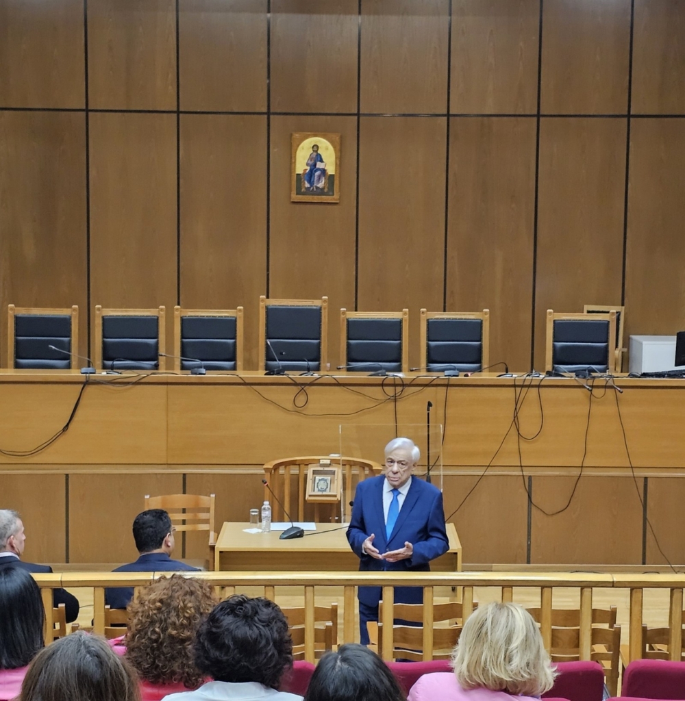 Παυλόπουλος: Ένας "εχθρός" του Κράτους Δικαίου - Η "επικυριαρχία" του ...