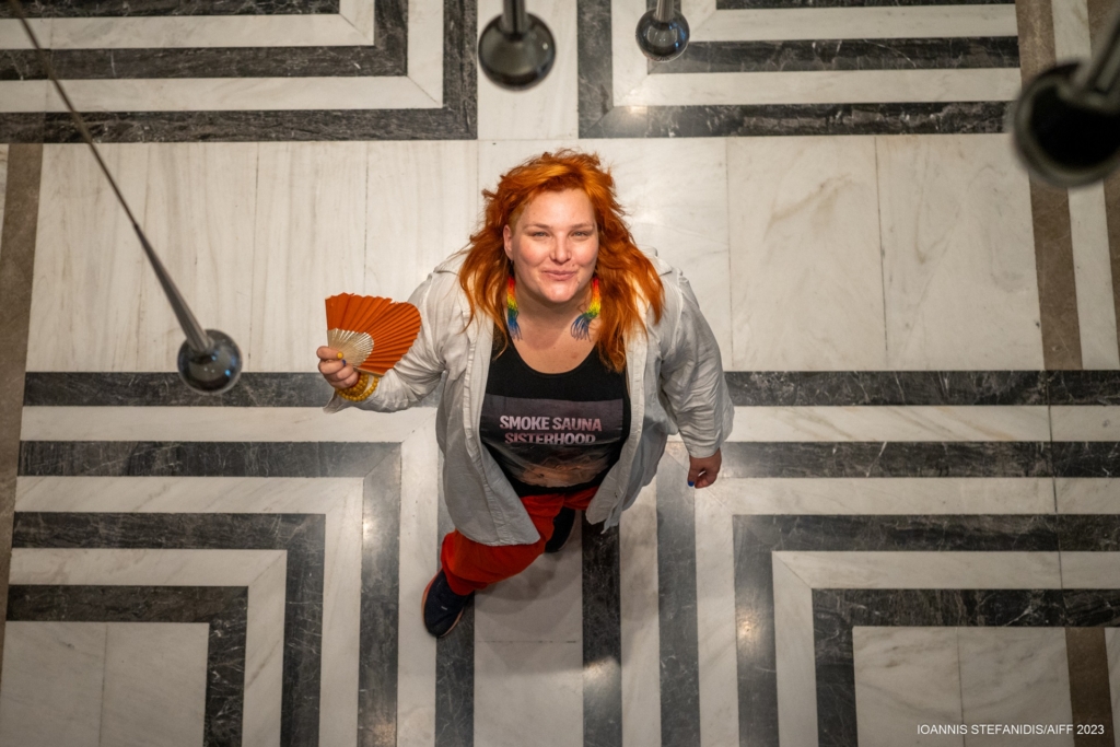 Τι είναι η καπνιστή σάουνα - Πώς η Anna Hints είδε την επόμενη ταινία ...