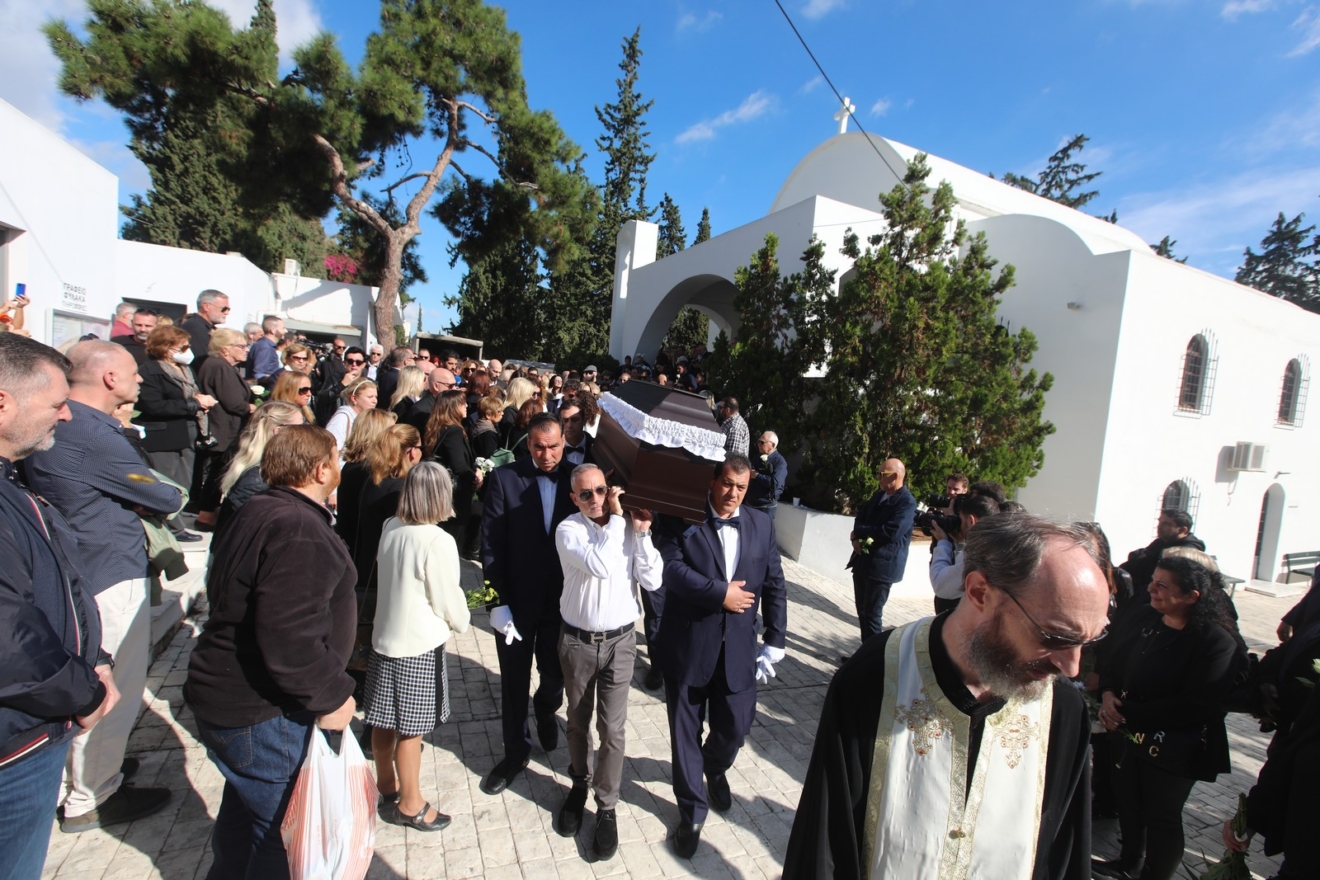 Κάτια Νικολαΐδου: Συγκίνηση και θρήνος στην κηδεία της