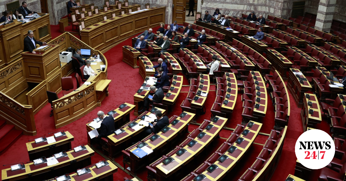 Βουλή: Κατατέθηκε το νομοσχέδιο για την επιστολική ψήφο