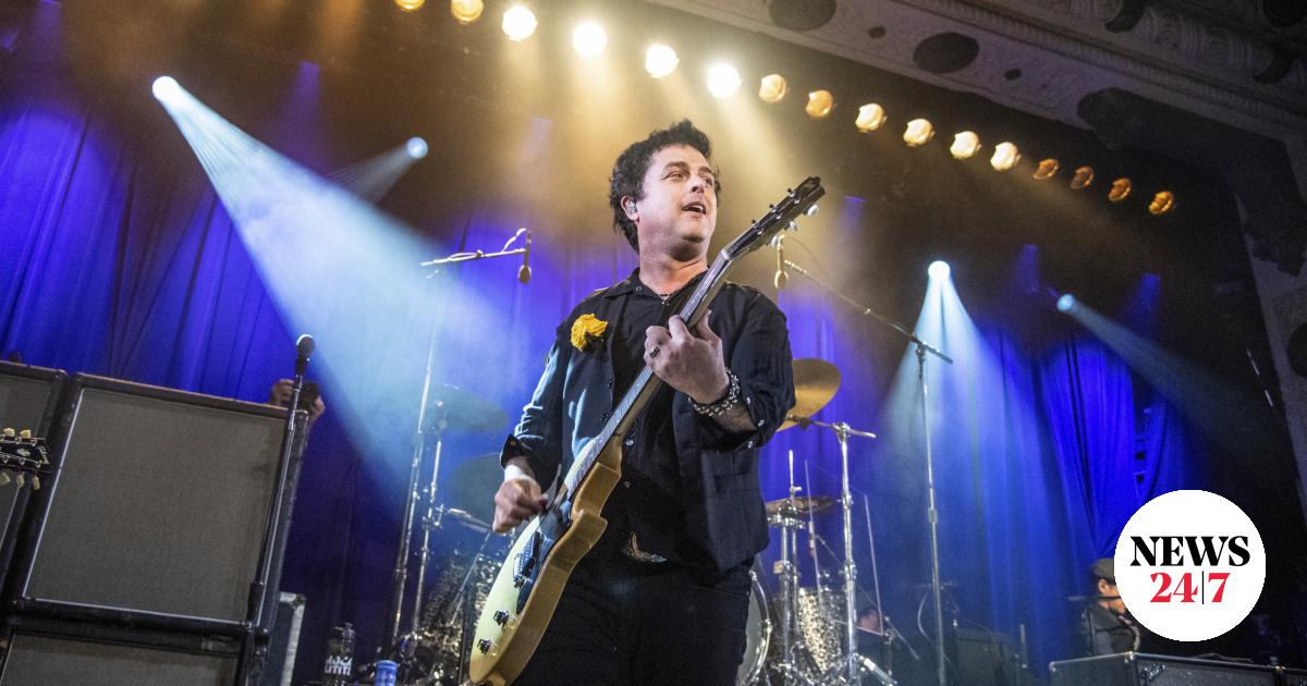 Οι Green Day έπαιξαν στο μετρό της Νέας Υόρκης και ο κόσμος δεν πίστευε ...