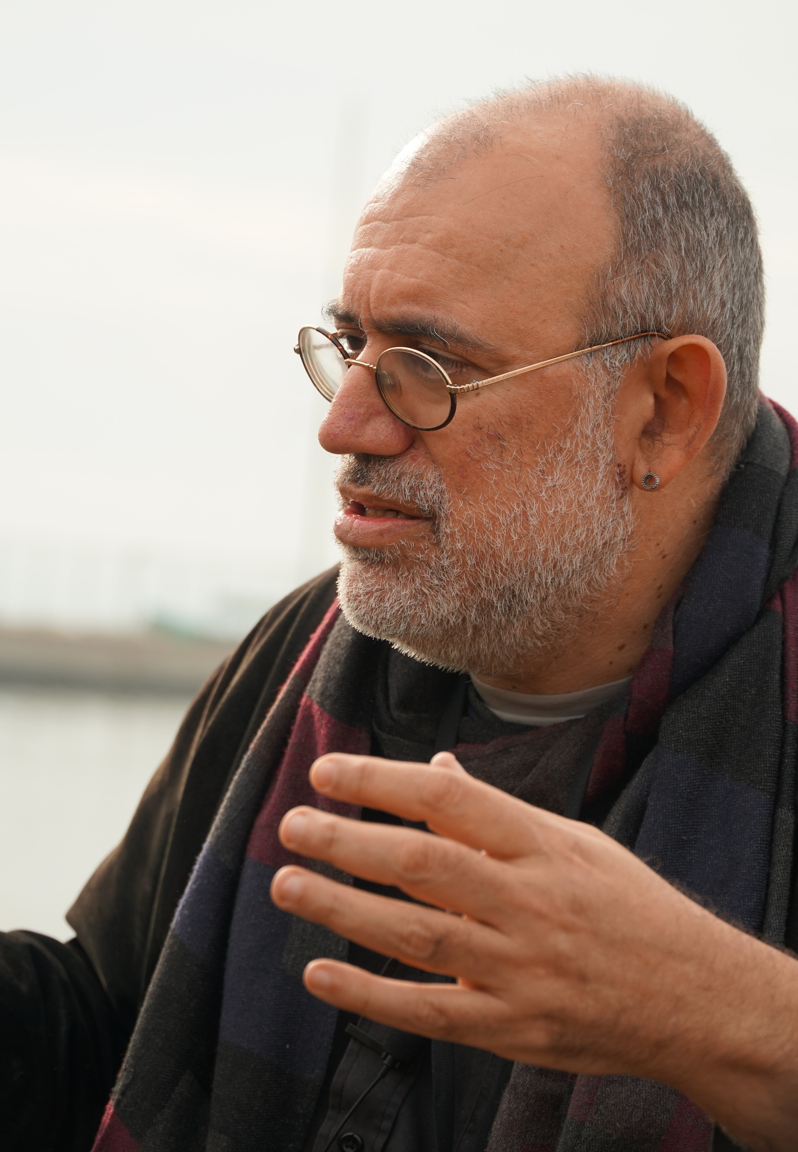 Θανάσης Τριαρίδης: "Γράφω για να συνδέσω τις χορτασμένες ελίτ με όλους ...