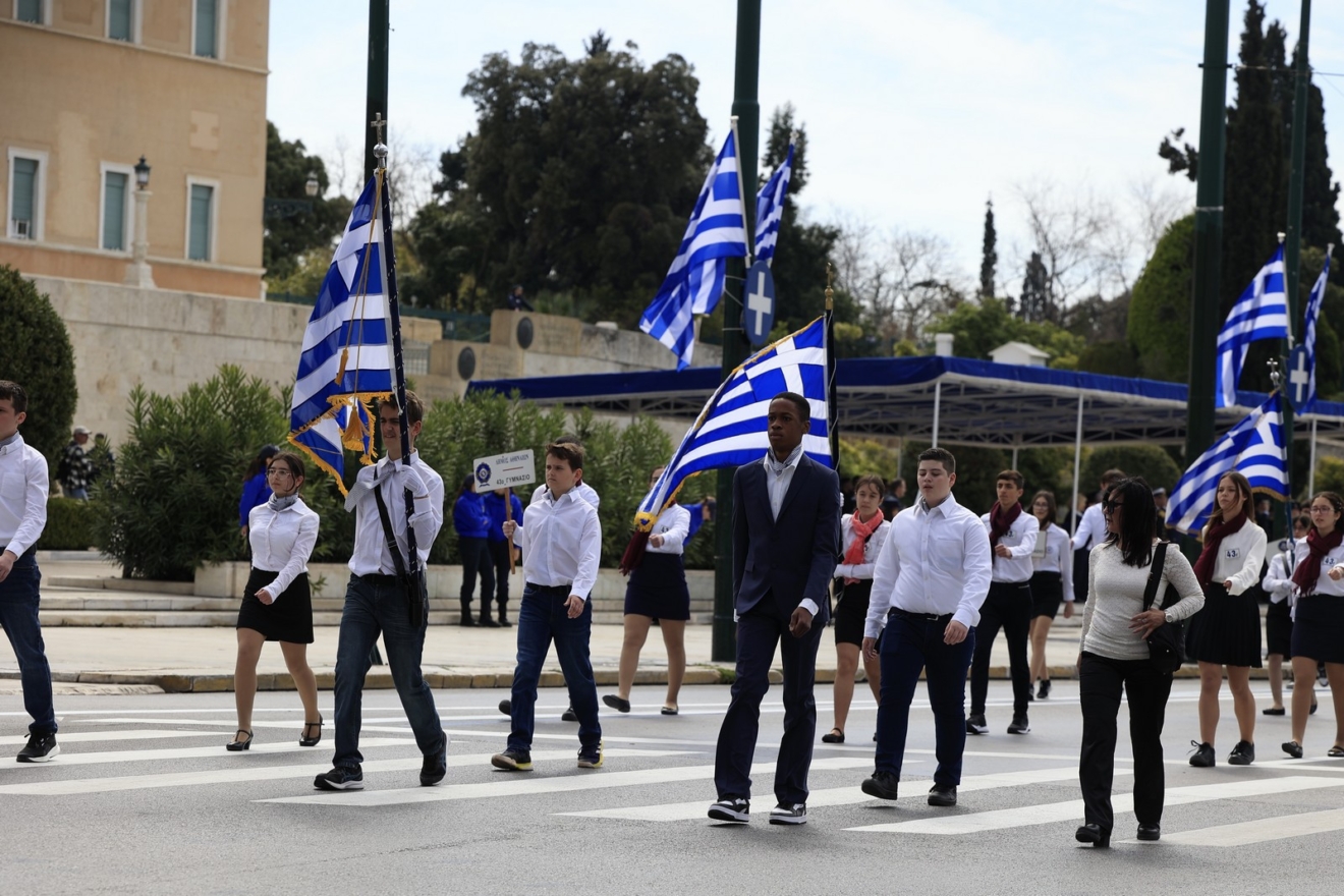 25η Μαρτίου: Σε εξέλιξη η παρέλαση, κλειστοί δρόμοι στο κέντρο