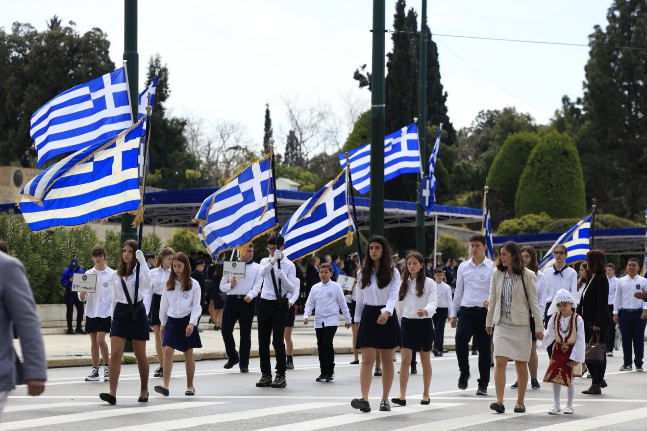25η Μαρτίου: Σε εξέλιξη η παρέλαση, κλειστοί δρόμοι στο κέντρο