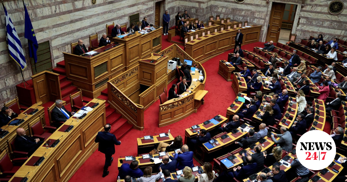Τέμπη: Συνεχίζεται η σύγκρουση στη Βουλή - LIVE ΕΙΚΟΝΑ