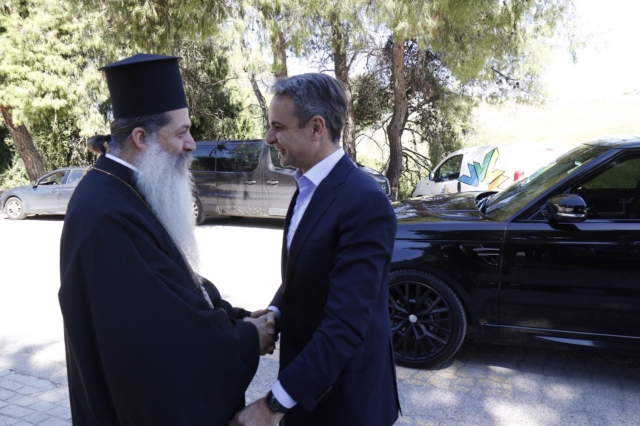 Ο Μητσοτάκης, ο Ιερώνυμος και τα Άγια Πάθη των… ευρωεκλογών