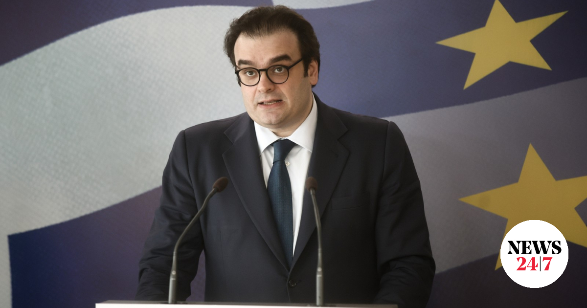 ΑΔΕΔΥ: "Όχι" από Πιερρακάκη σε 13ο και 14ο μισθό