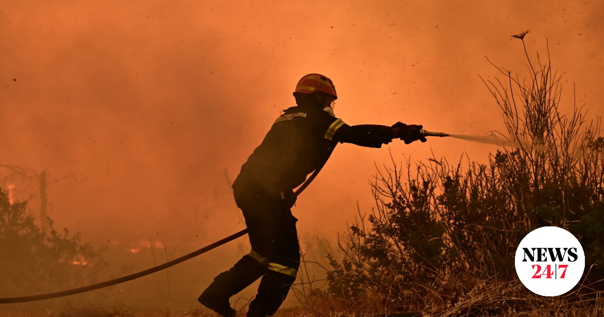Σε εξέλιξη η φωτιά στον ΧΥΤΑ στο ακρωτήρι Χανίων