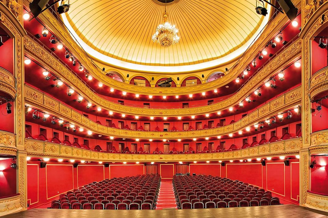 Το Δημοτικό Θεατρο Πειραιά γιορτάζει τα 130 του χρόνια